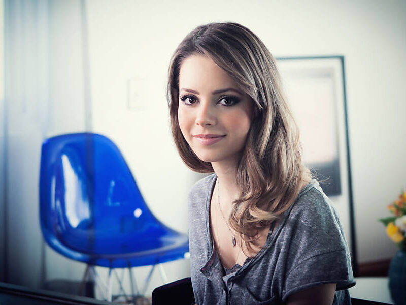 Cantora Sandy anuncia gravidez de três meses em rede social - Fátima News