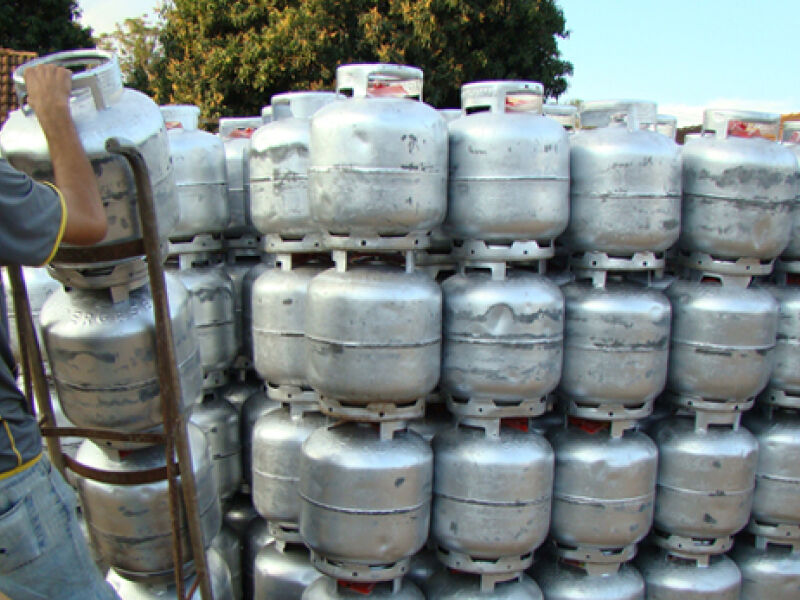 Preço do botijão de gás de 13 kg sobe 15% a partir desta terça-feira ...