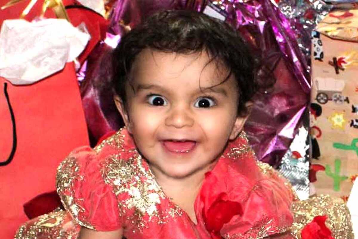 Alegria contagiante da princesinha Isis Sofia no seu primeiro aninho de vida em Fátima do Sul ...