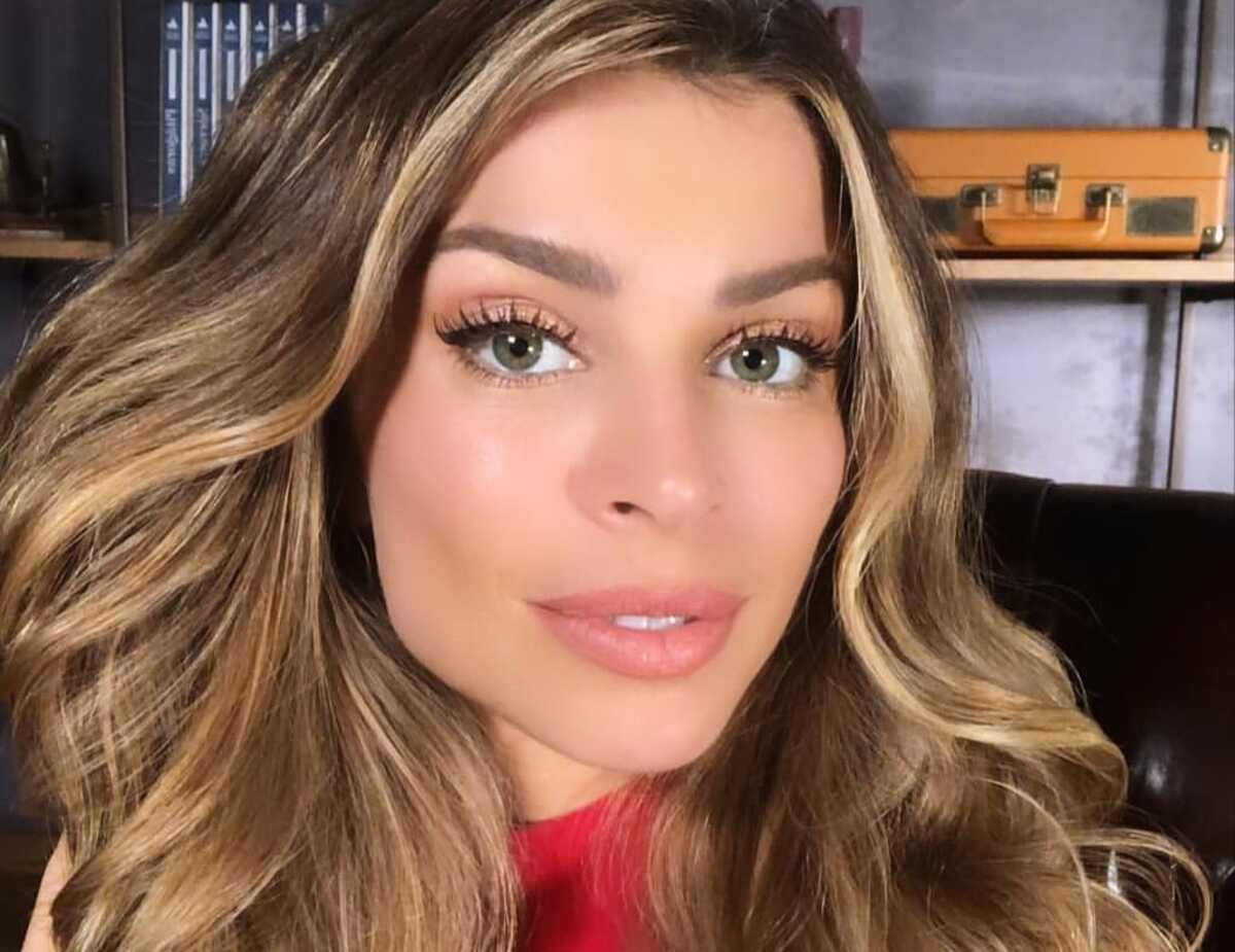 Grazi Massafera surge em foto íntima, nudez da atriz da Globo vem à tona e público fica pasmo ...