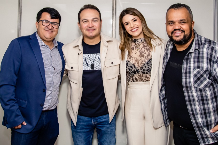 Confira FOTOS da entrega da Revitalização e Camarim do show com Davi ...